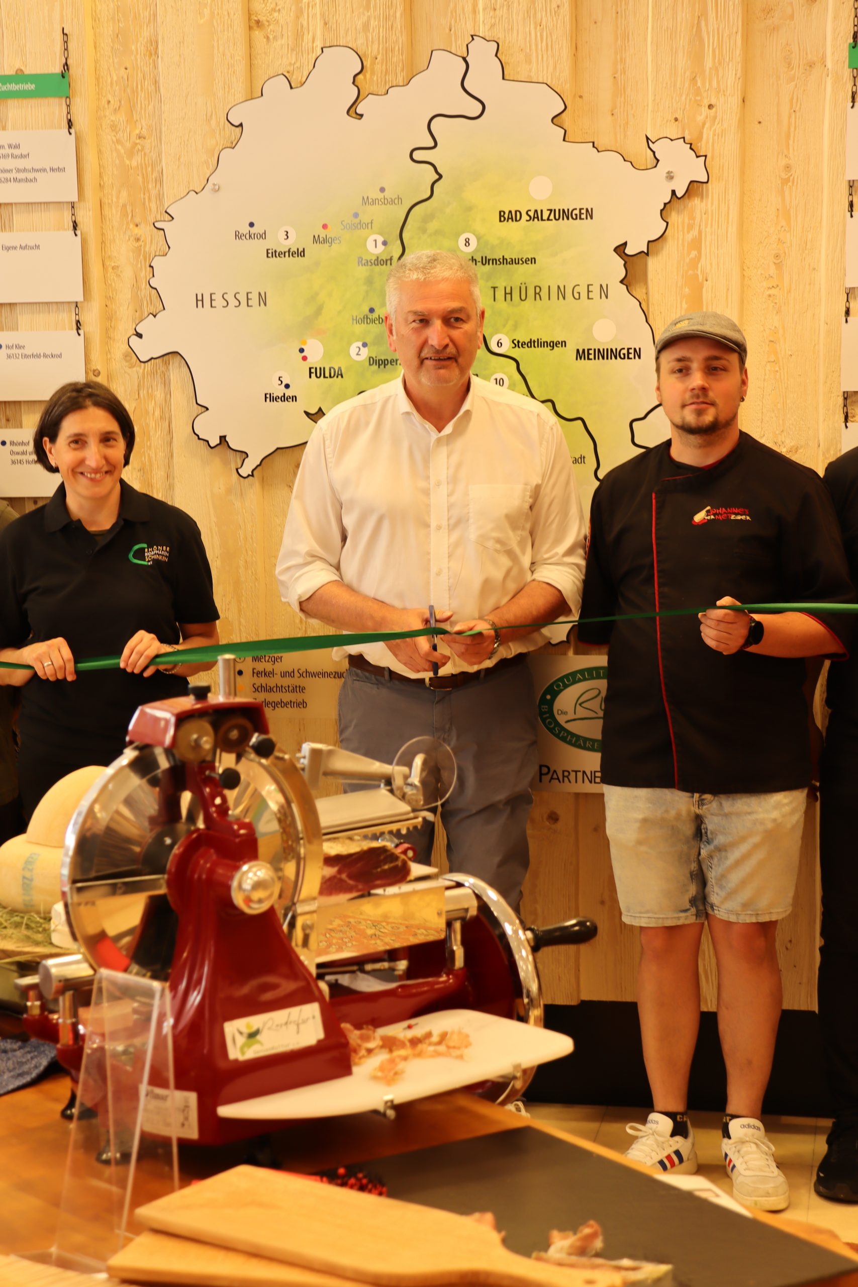 Eröffnung Green Market und schinkenreifeschrank im konzeptkaufhaus karl ...